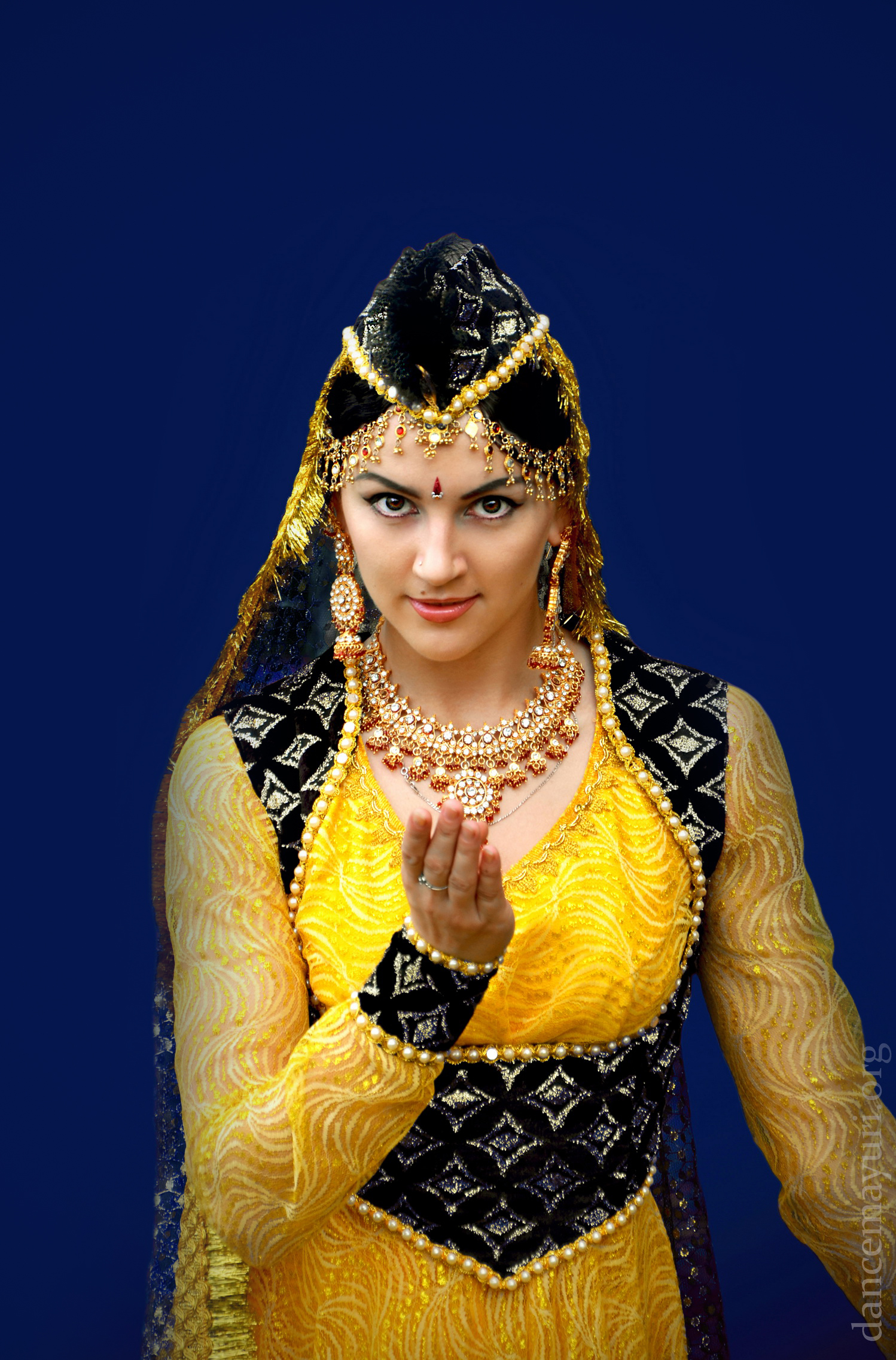 Mayuri – Nadezhda Shumikhina | MAYURI