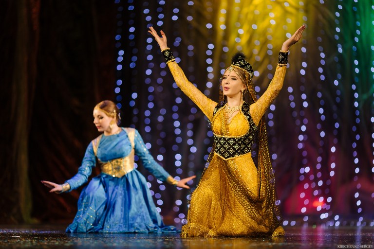 MAYURI | Indian Dance Group